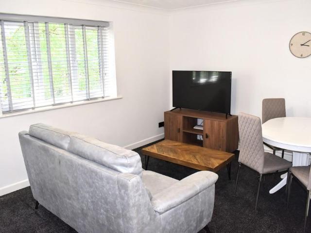 Longford Place, Victoria Park. 2 bed apartment to rent £1,604 pcm £370 pw