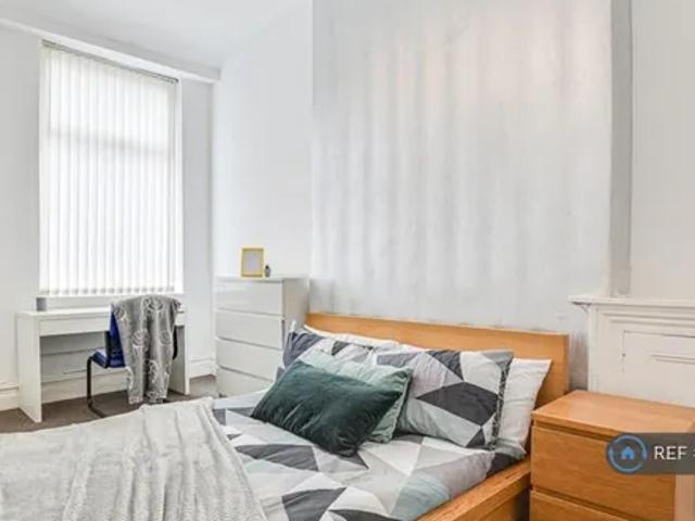 Longford Place, Manchester, M14 5QP, United Kingdom | 6 bed duplex for rent #167227431 | Rentberry