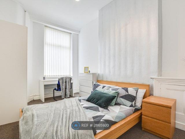 Longford Place, Manchester M14, 6 bed semi detached house to rent, £4,420 pcm | PrimeLocation