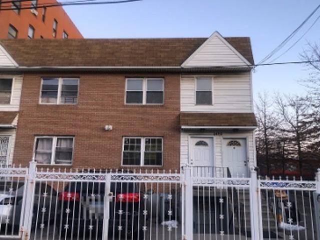 Longfellow Ave