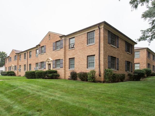 Longfellow Gardens Apartment Homes 2 Bedroom Apartment for Rent at 7734 W North Ave, Wauwatosa, WI 53213
