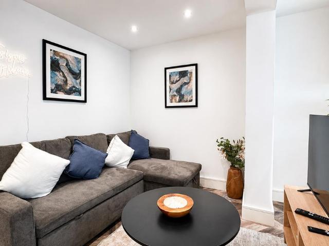 Longfellow Road, Worcester Park KT4, 4 bed terraced bungalow to rent, £2,700 pcm | PrimeLocation