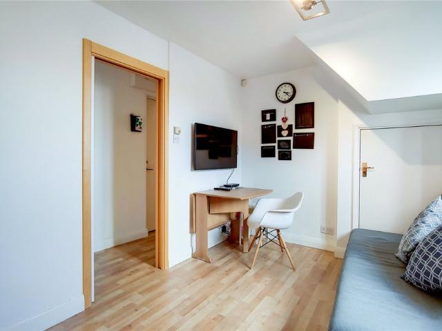 Longfellow Way, London, SE1 5TB