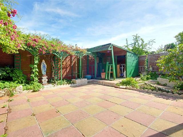 Longfield Avenue, Enfield, EN3 3 bed semi detached house to rent £2,250 pcm £519 pw