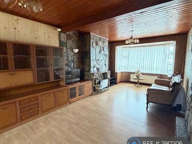 Longfield Avenue, Enfield, EN3 3 bed semi detached house to rent £2,250 pcm £519 pw
