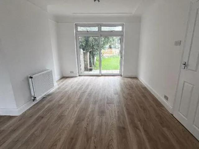 Longfield Avenue, London, NW7 2SD, United Kingdom | 4 bed house for rent #167459594 | Rentberry