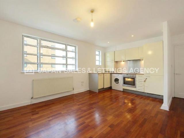 Longfield House 18 20, Uxbridge Road, Ealing W5, 2 bed flat to rent, £2,350 pcm | PrimeLocation