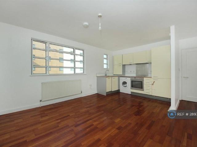 Longfield House, London, W5 2 bed flat to rent £2,350 pcm £542 pw