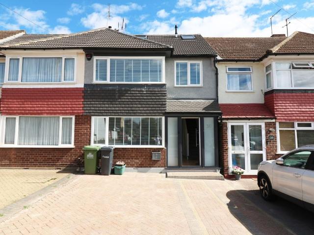 Longfield Lane, Cheshunt EN7, 4 bed terraced house to rent, £2,500 pcm | PrimeLocation