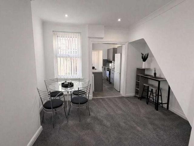 Longfield Road Room 3