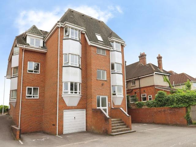 Longfleet Road, Rojon Court BH15, 2 bed flat to rent, £1,300 pcm | PrimeLocation
