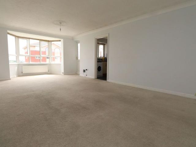 Longfleet Road, Rojon Court, BH15