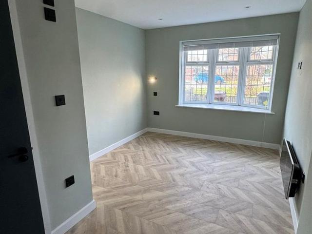 Longhouse Road, Grays RM16, London