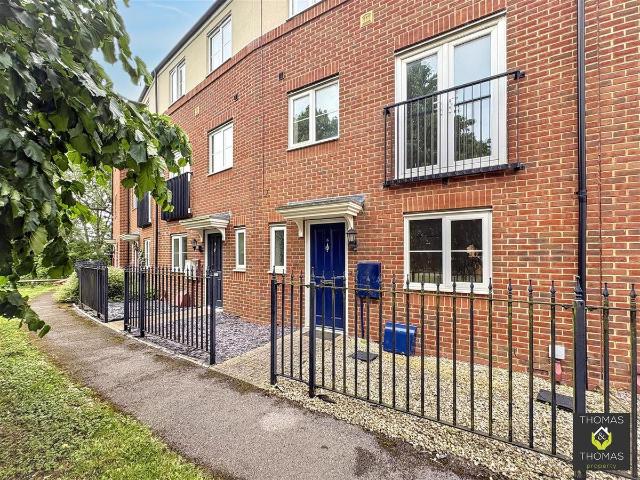 Longhorn Avenue, Gloucester GL1, 4 bed town house to rent, £1,700 pcm | PrimeLocation