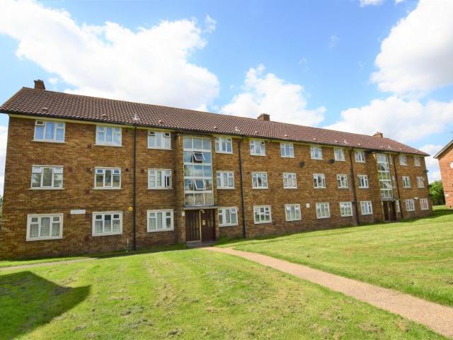Longhayes Court RM6, 3 bed flat to rent, £2,200 pcm | PrimeLocation