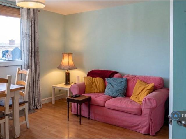 Longheath Gardens, Croydon, CR0 2 bed maisonette to rent £1,690 pcm £390 pw