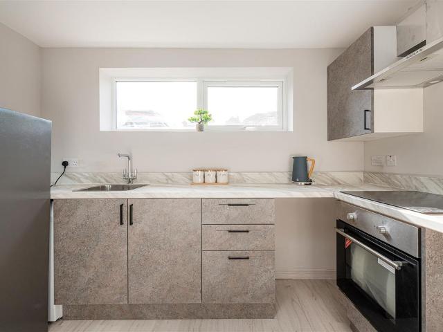 Longland Way, High Wycombe HP12, 1 bed flat to rent, £1,150 pcm | PrimeLocation