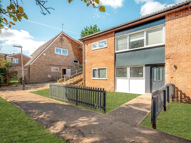 Longland Way, High Wycombe HP12, 1 bed flat to rent, £1,150 pcm | PrimeLocation