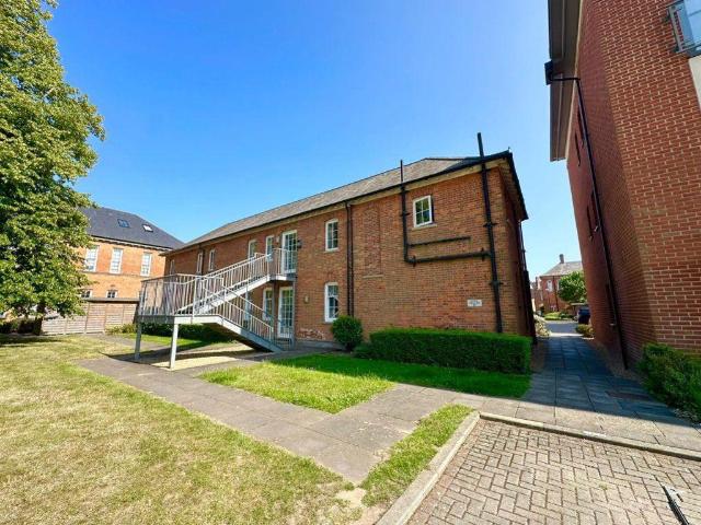 Longley Road, Chichester 1 bed flat to rent £1,150 pcm £265 pw