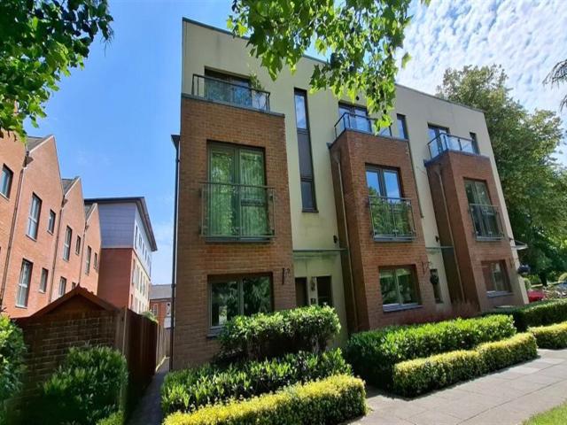 Longley Road, Chichester, PO19