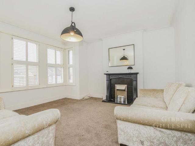 Longley Road, Harrow, HA1 2 bed flat to rent £1,900 pcm £438 pw