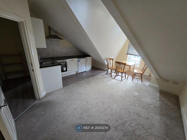 Longley Road, London SW17, 1 bed flat to rent, £1,900 pcm | PrimeLocation