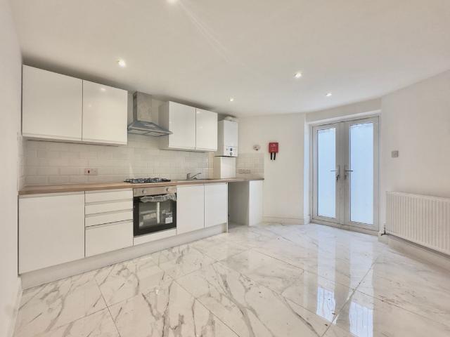 Longley Road SW17, 1 bed flat to rent, £1,700 pcm | PrimeLocation