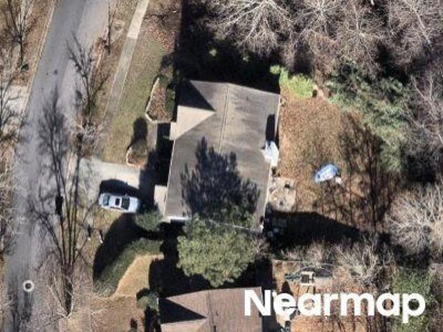 Longmont Dr