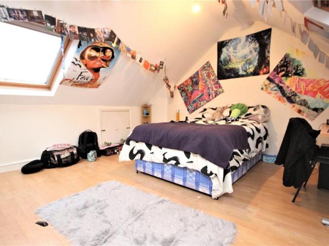 Longmead Avenue, Bishopston, Bristol. 6 bed terraced house to rent £4,365 pcm £1,007 pw