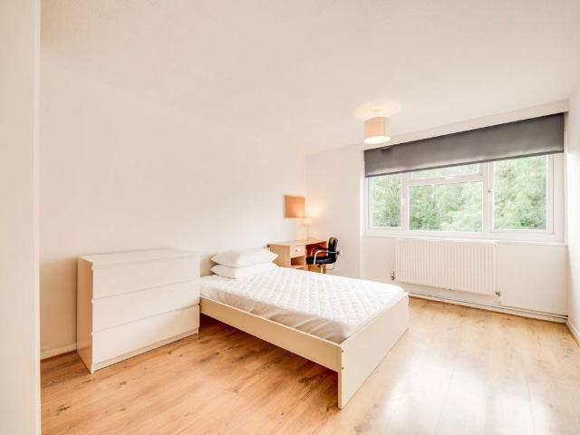 Longmeadow Way, Canterbury CT2, 3 bed flat to rent, £1,261 pcm | PrimeLocation