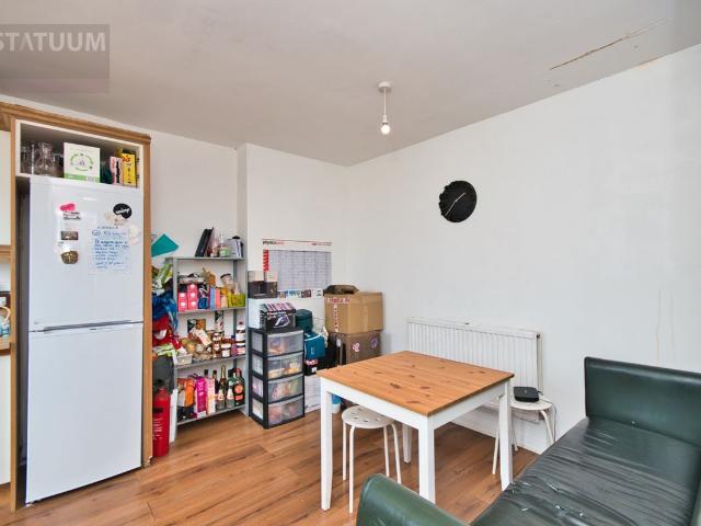 Longnor Road, Mile End, London E1, 4 bed maisonette to rent, £3,500 pcm | PrimeLocation