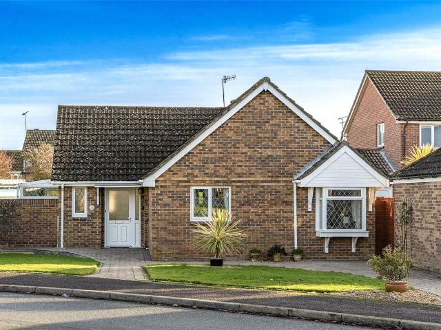 Longships, Littlehampton, West Sussex BN17, 3 bed bungalow to rent, £1,750 pcm | PrimeLocation
