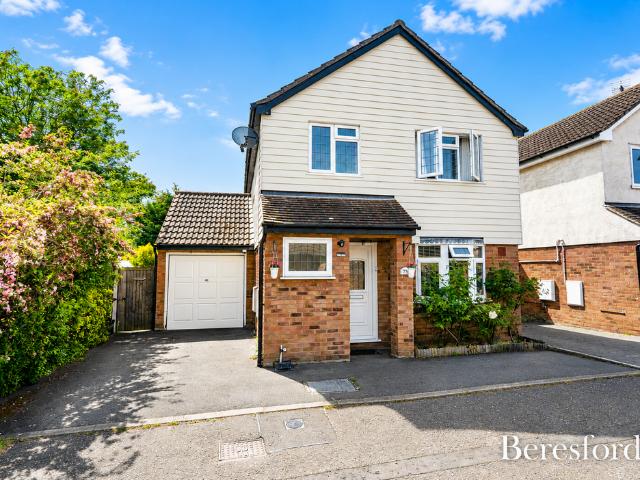 Longshots Close, CM1 4 bed detached house to rent £2,095 pcm £483 pw