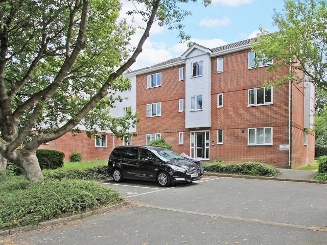 Longparish Court, Walled Meadow, Andover SP10, 2 bed flat to rent, £1,100 pcm | PrimeLocation