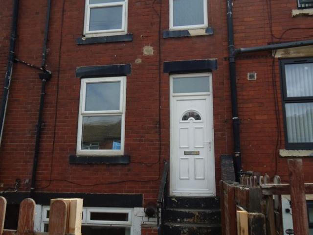 Longroyd View, Beeston LS11, 3 bed terraced house to rent, £900 pcm | PrimeLocation