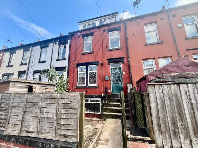 Longroyd Avenue, Leeds LS11, 3 bed property to rent, £950 pcm | PrimeLocation