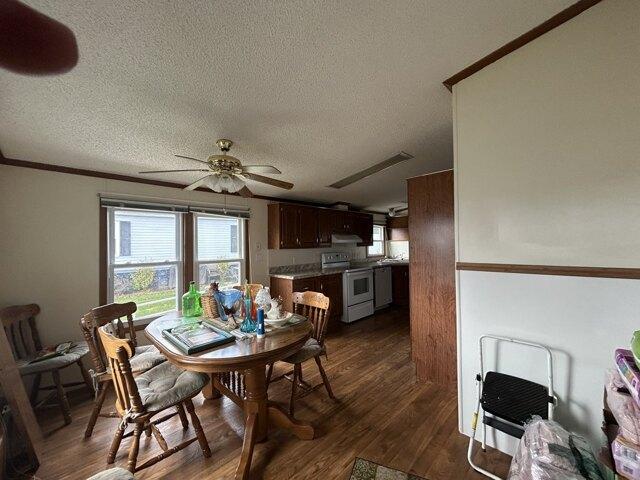 Longwood Ct W, Lancaster, Property For Sale