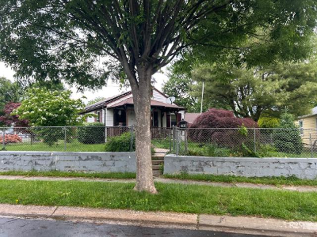 Longwood Dr