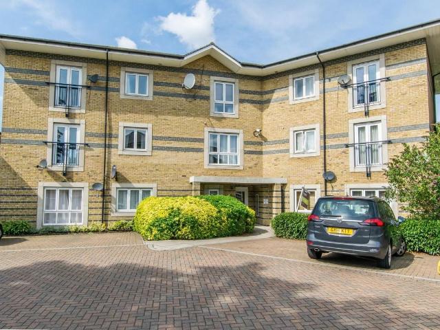 Longworth Avenue, Cambridge CB4, 3 bed flat to rent, £2,150 pcm | PrimeLocation