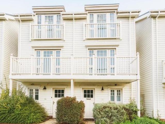 Longwater Avenue, Green Park Village, 4 Bedroom Semi detached