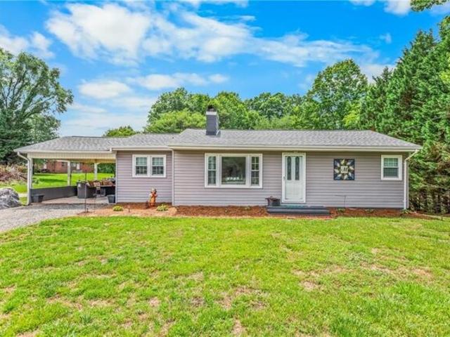 Longtown Rd, Yadkinville, Home For Sale