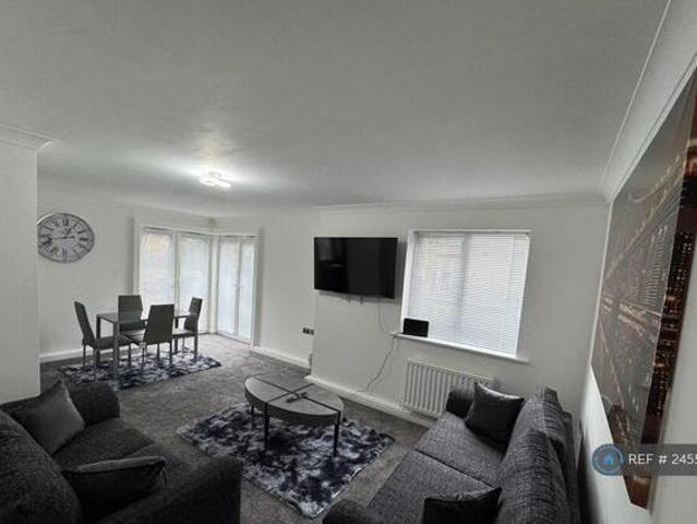 Longueville Lodge, Netherfield, 2 Bedroom Flat