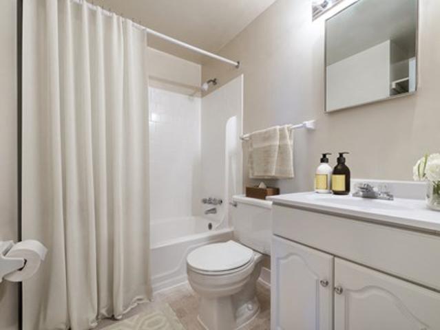 Longview 3 Bed 1.5 Bath Townhome