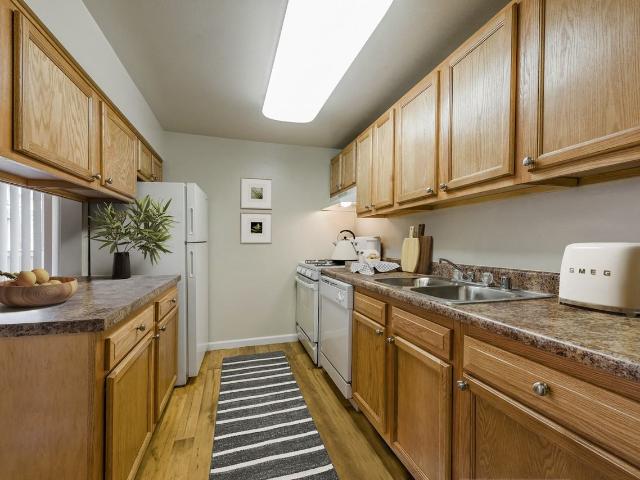 Longview 3 Bedroom Apartment for Rent at 13725 Lynn St, Woodbridge, VA 22191