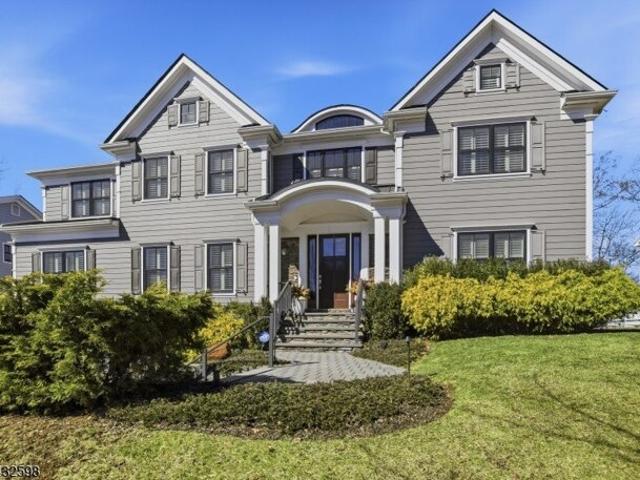 Longview Ave, Chatham Township, Home For Sale