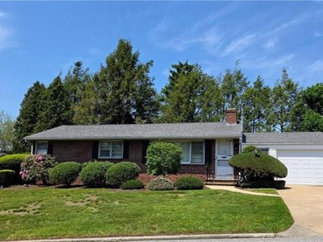 Longview Dr, Cranston, Home For Sale