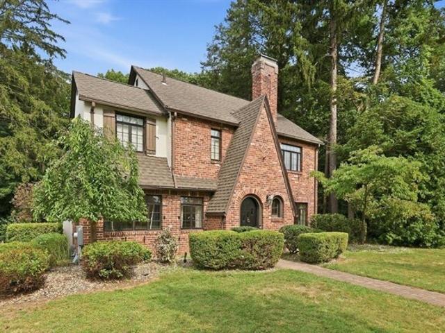 Longview Dr, Longmeadow, Home For Sale