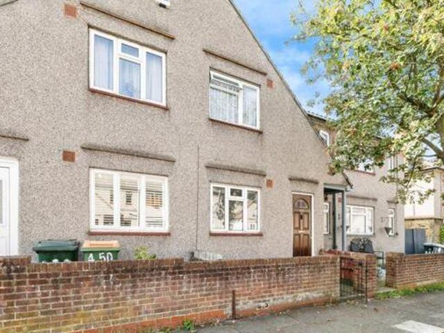 Lonsdale Avenue, East Ham, 3 Bedroom Maisonette