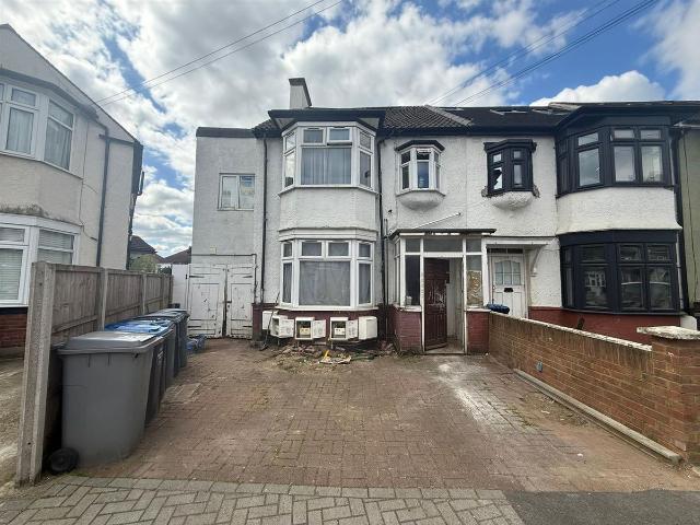 Lonsdale Avenue, Wembley HA9, Studio to rent, £1,300 pcm | PrimeLocation
