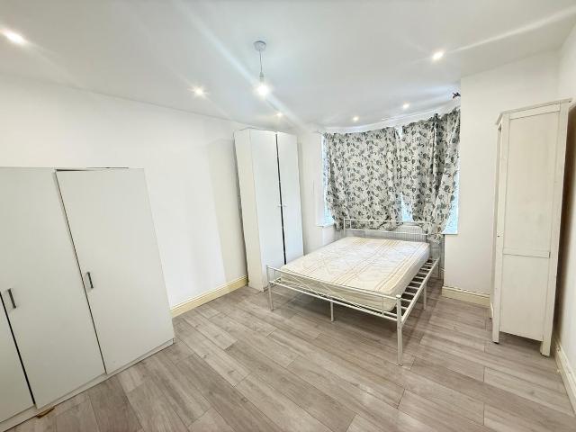 Lonsdale Avenue, Wembley, Middlesex HA9, 6 bed terraced house to rent, £3,000 pcm | PrimeLocation